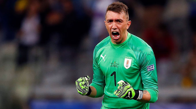 Tabárez reservó a Muslera entre los 24 de afuera – Diario El Telégrafo