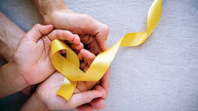 Entregan tarjetas y lazos dorados por Día de Lucha contra el Cáncer ...