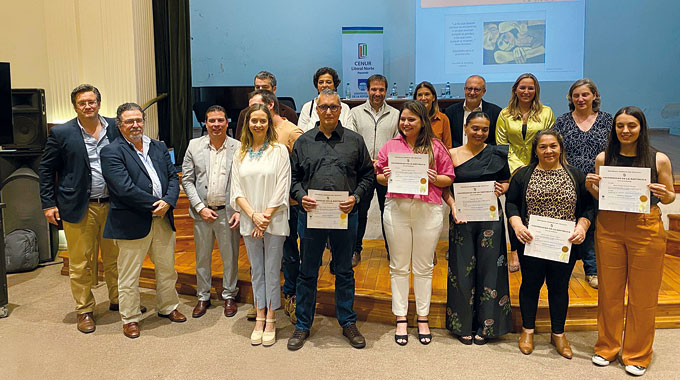 Entrega de títulos Doctor en Medicina – Diario El Telégrafo