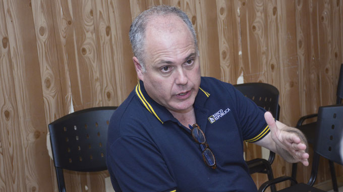 Director del BROU también niega que Pintado Otero tuviera cuenta ...