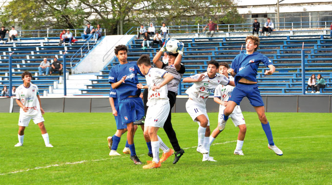 La Sub 14 igualó y es líder junto a Artigas – Diario El Telégrafo