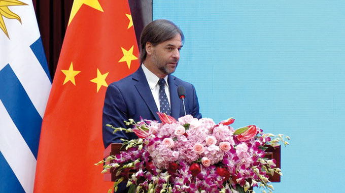 Lacalle Pou aseguró en Pekín su compromiso de “construir buenas ...