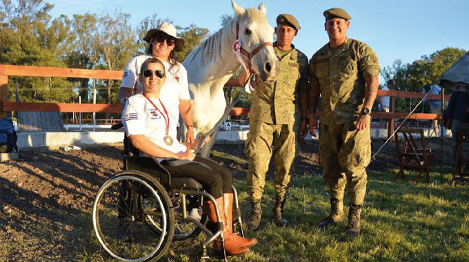 Stephanie Smereka ganó concurso nacional de equitación adaptada ...