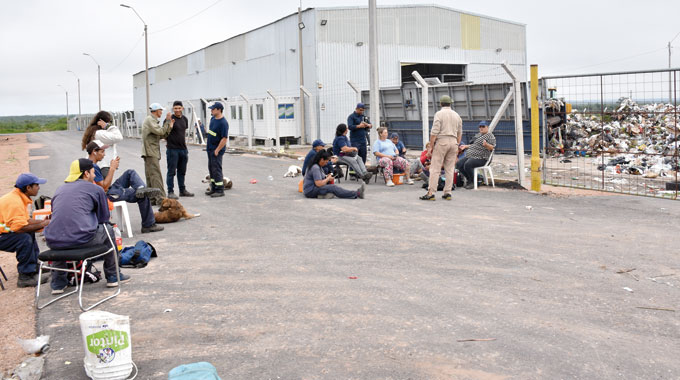 Trabajadores de Sandeco pararon a causa de haberes impagos; retoman hoy ...