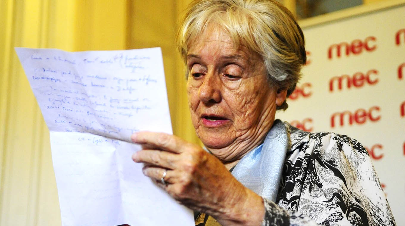 La poeta uruguaya Circe Maia recibió el Premio García Lorca de poesía ...