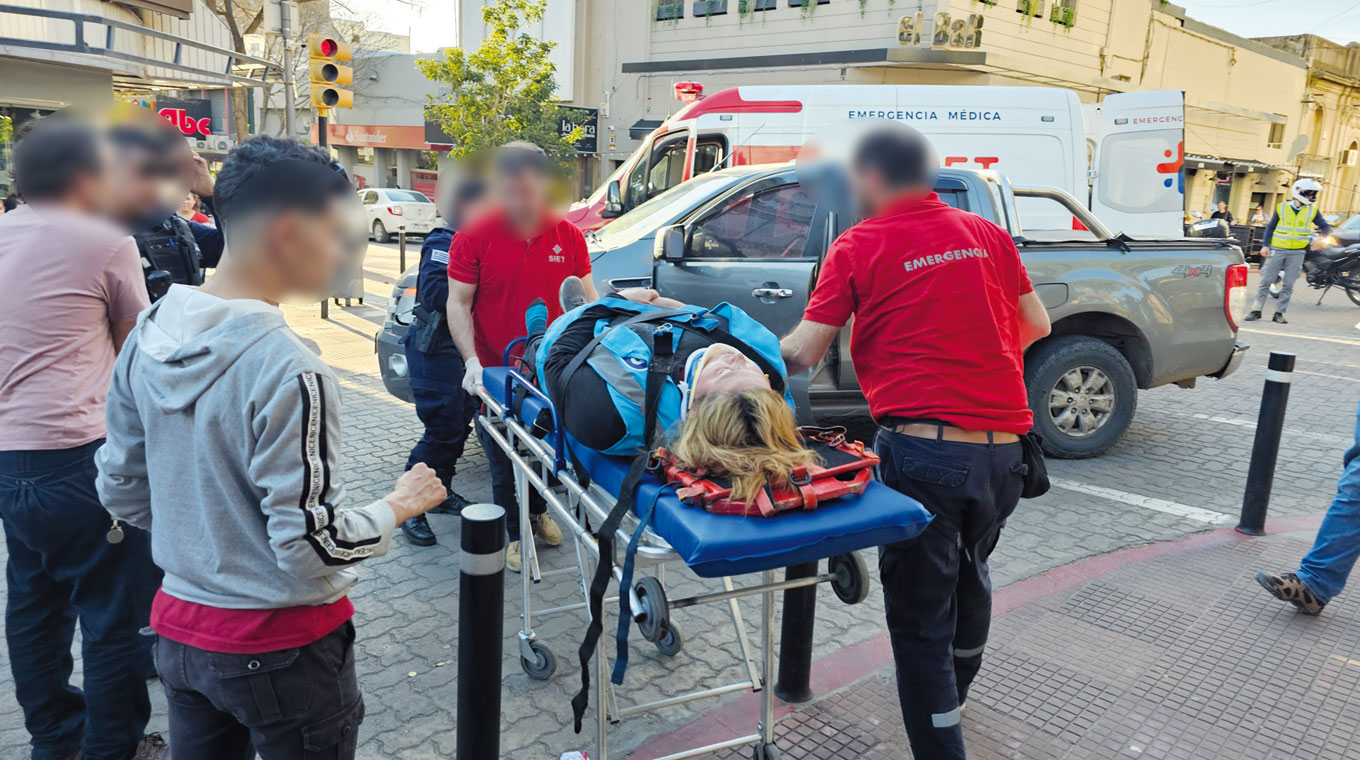 Mujer atropellada por una camioneta – Diario El Telégrafo