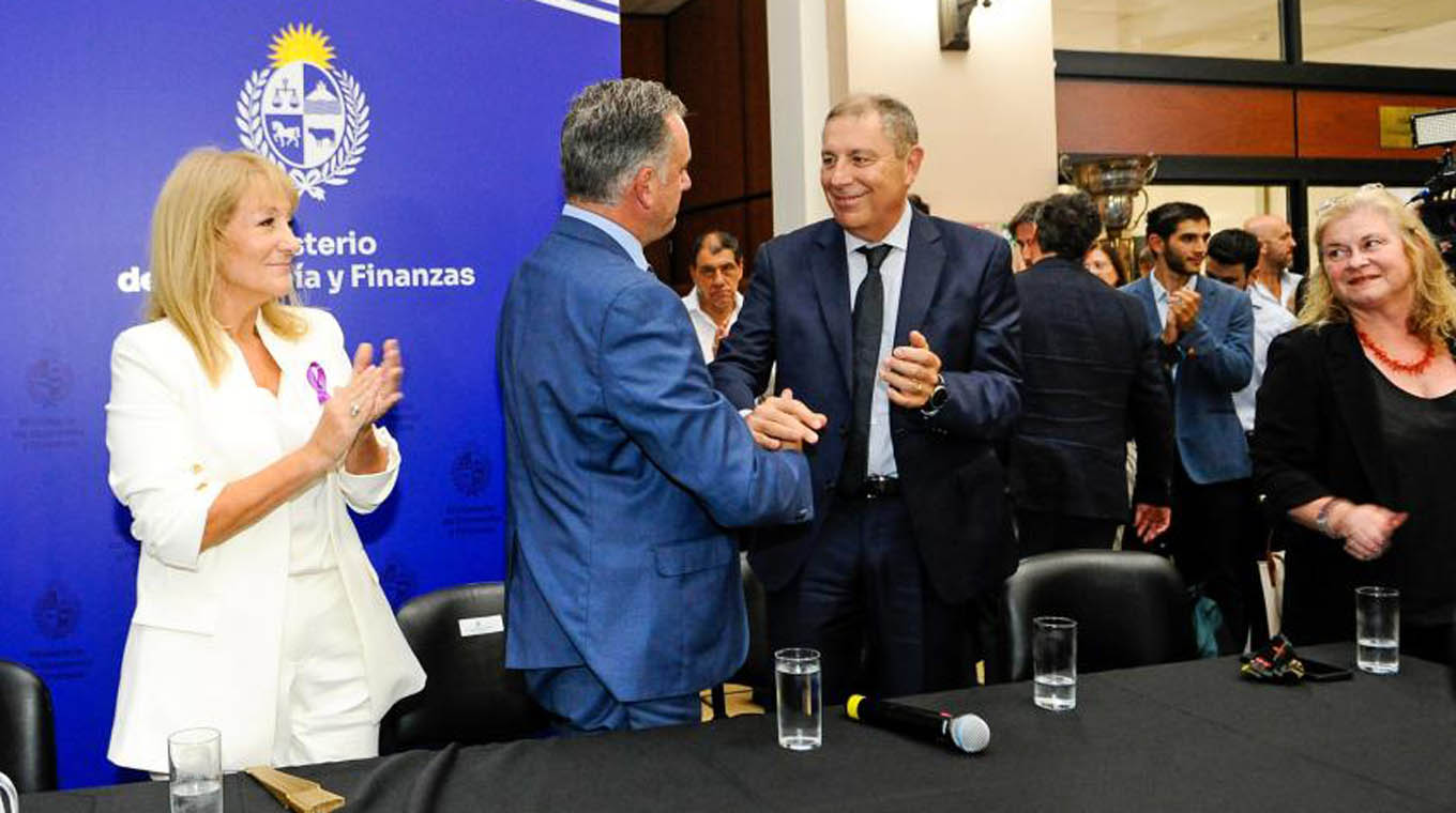 Al asumir su cargo, ministro Oddone resaltó importancia de aumentar la ...