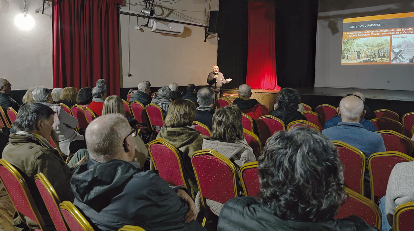 Leonardo Bulanti presentó su nuevo libro sobre los orígenes de Paysandú ...